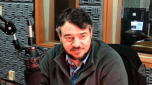 Labat: show político y ajuste, el gobierno juega al entrevero para ...